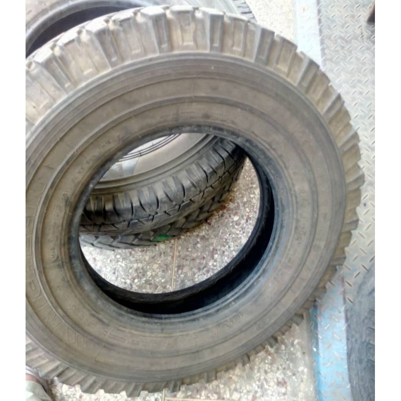 Vente de pneu occasion 750/R16 en Côte d’Ivoire