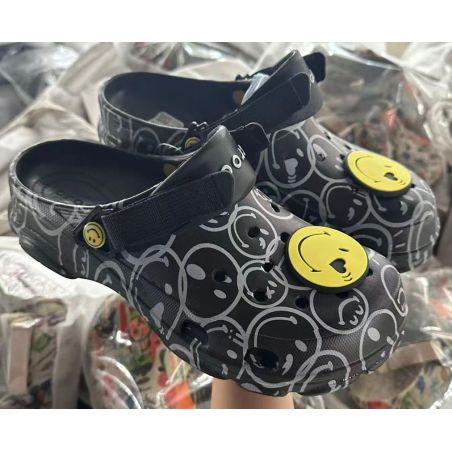 Vente de sandales Crocs homme en Côte d’Ivoire