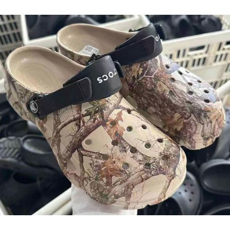 Vente de sandales Crocs homme en Côte d’Ivoire