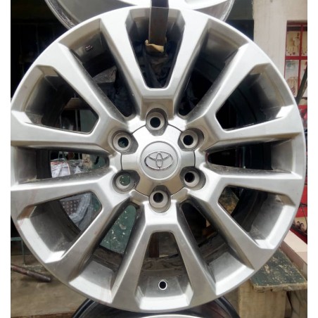 Vente de jantes aluminium Toyota Prado 18 pouces neuves en Côte d’Ivoire